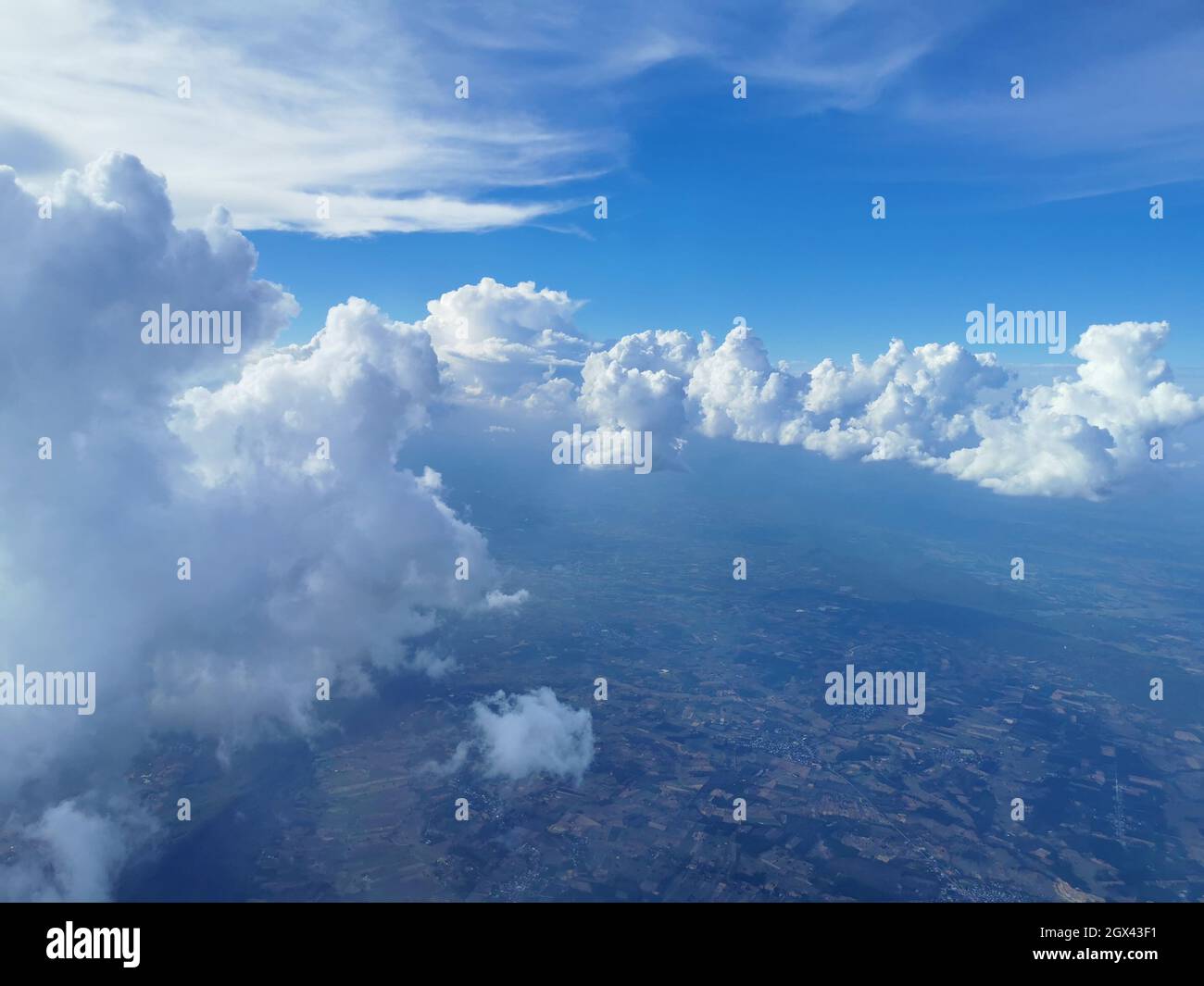Plane in snow and wind hi-res stock photography and images - Alamy