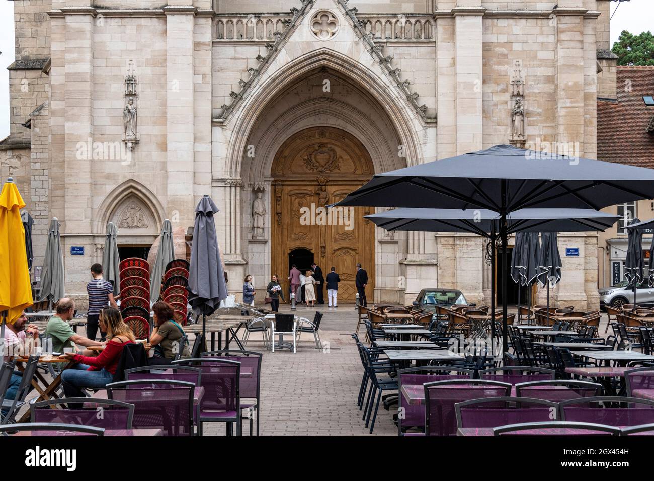 Chalon Cathedral, Place Saint Vincent, Chalon-Sur-Saone, Eastern France ...