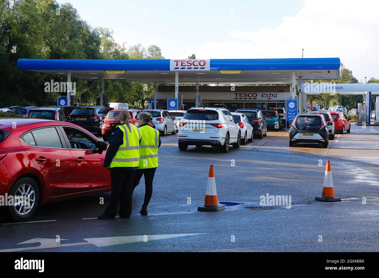 Tesco station queuing hi-res stock photography and images - Alamy