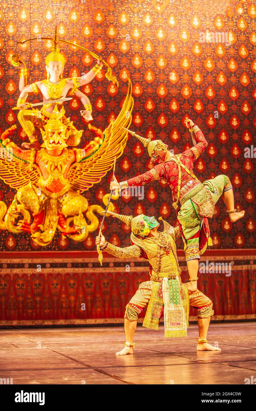 Khon performance, the battle between giant and evil in literature the ...