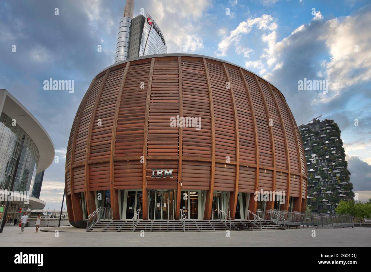 Bnp paribas building milan hi-res stock photography and images - Alamy