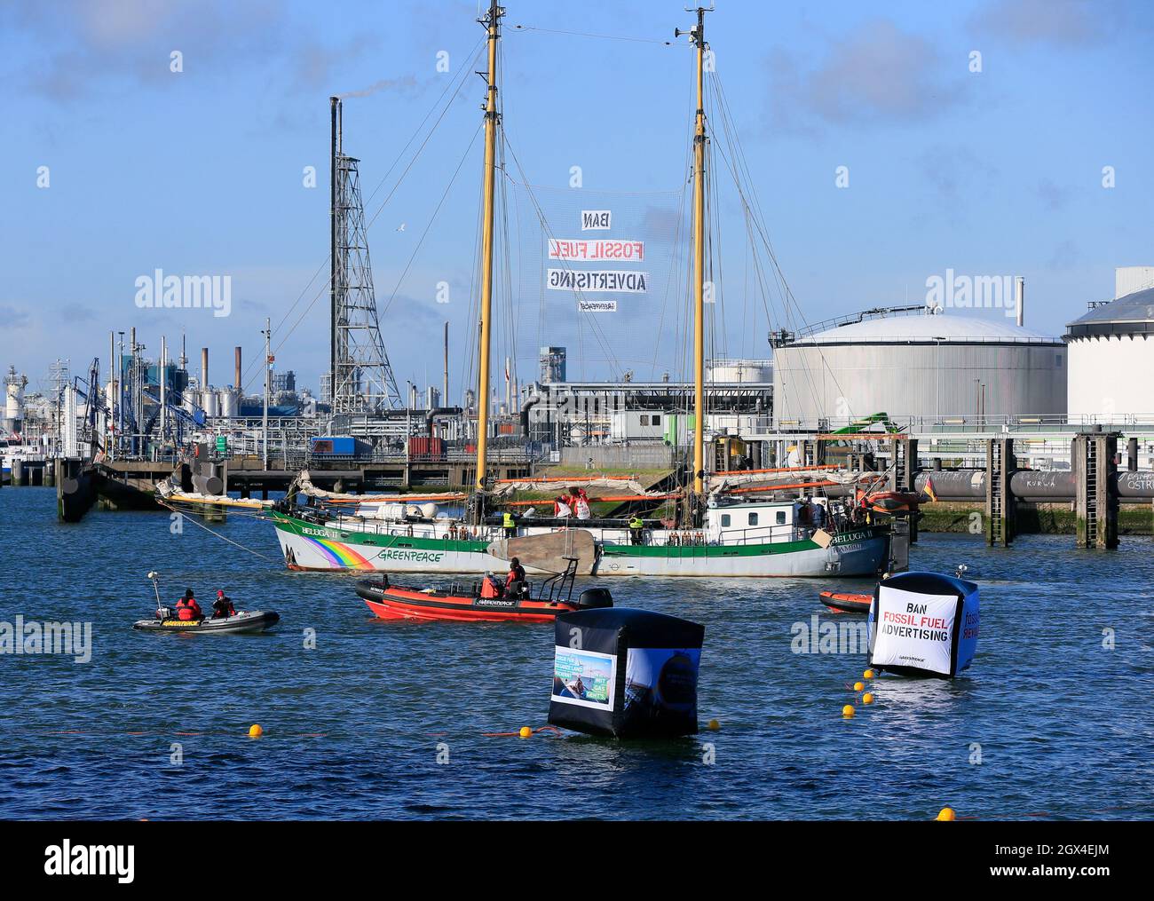 Shell greenwashing hi-res stock photography and images - Alamy