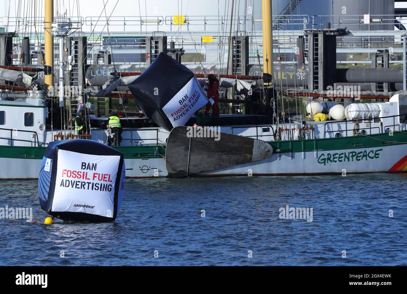 Shell greenwashing hi-res stock photography and images - Alamy