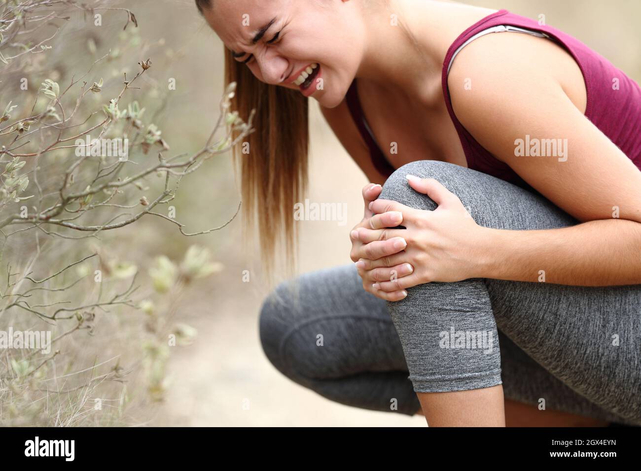 Knee injury female sport hi-res stock photography and images - Alamy