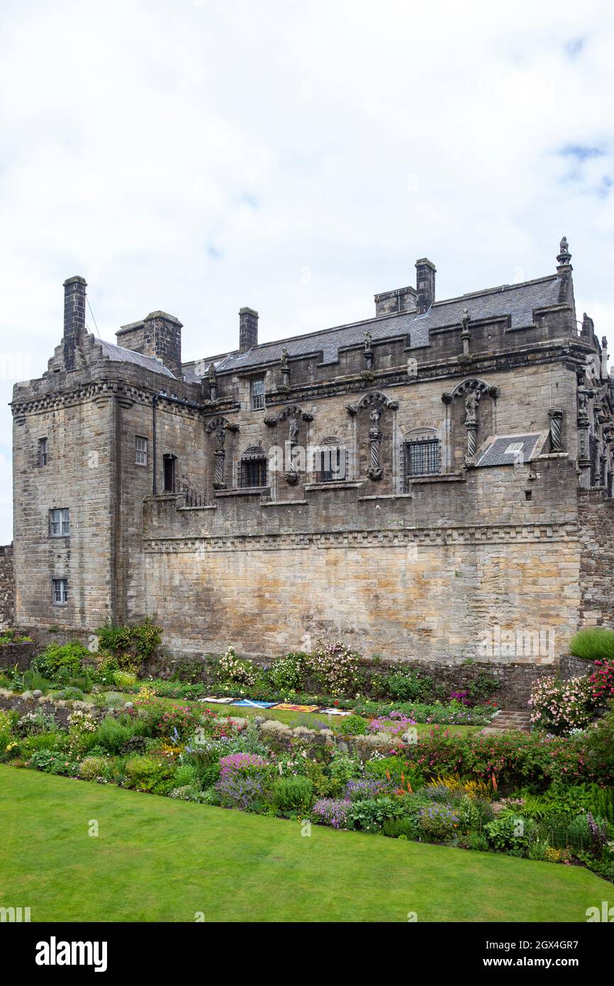 Stirling Castle and Queen Anne Gardens in Scotland Stock Photo - Alamy