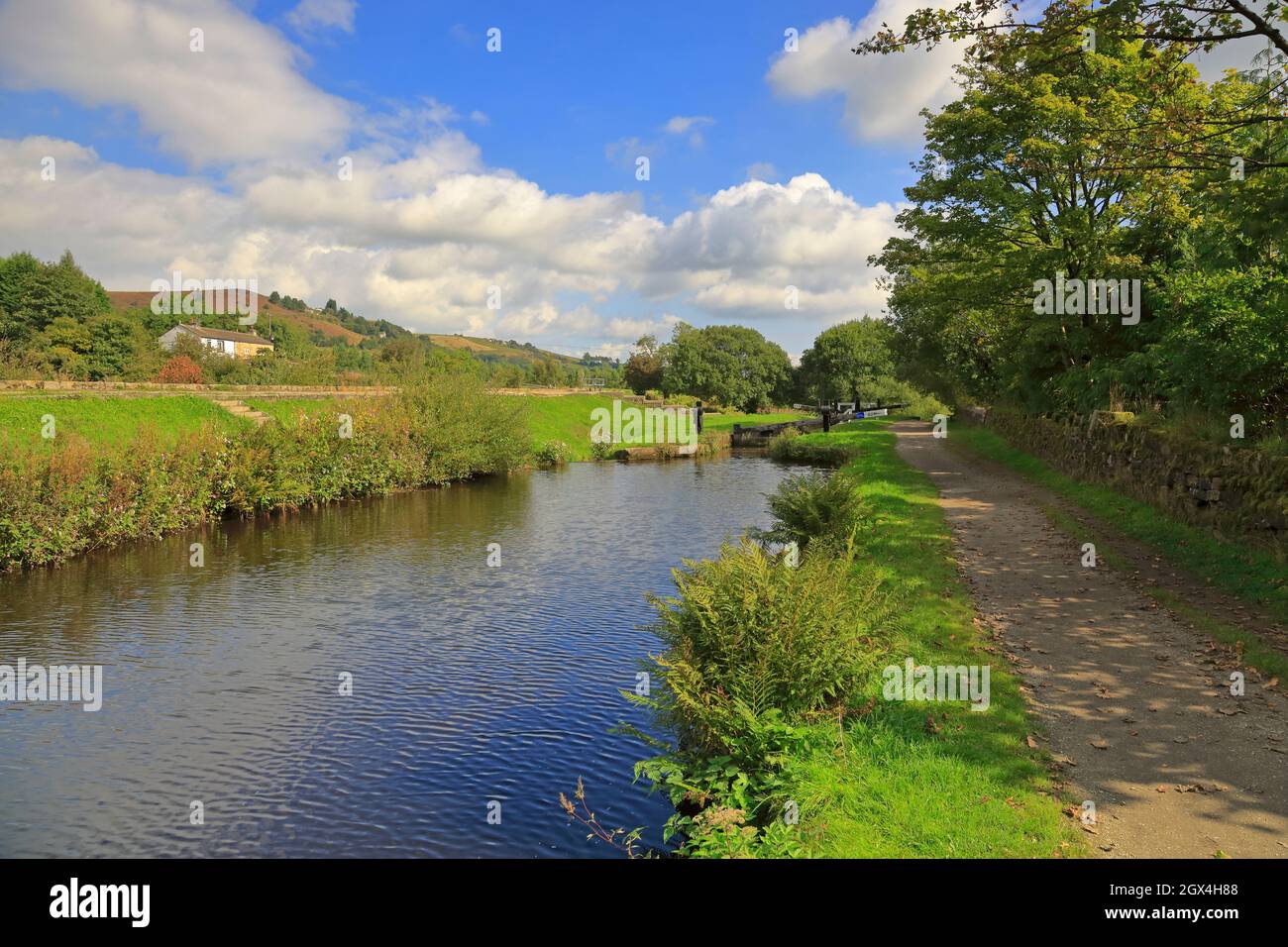 Huddersfield narrow canal, Marsden near Huddersfield, West Yorkshire ...