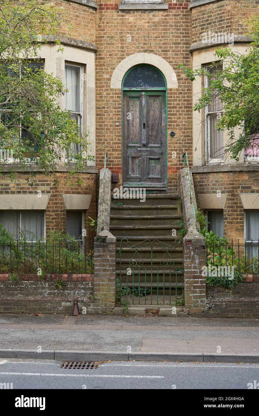 Badly neglected town house on the Iffley Road, Oxford Stock Photo - Alamy