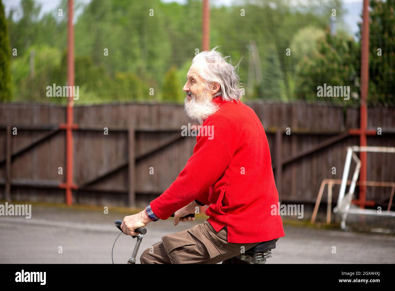 Red bike sweater hi-res stock photography and images - Alamy