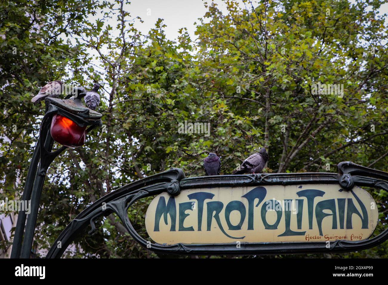 Metropolitan sign in Paris, France Stock Photo - Alamy