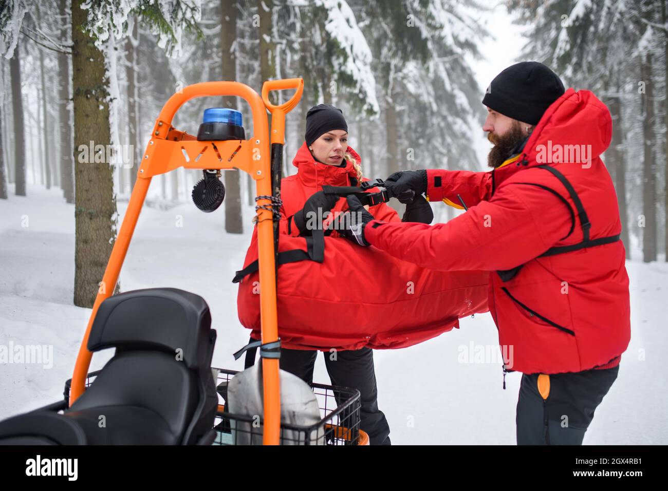 Woman rescue team hi-res stock photography and images - Alamy