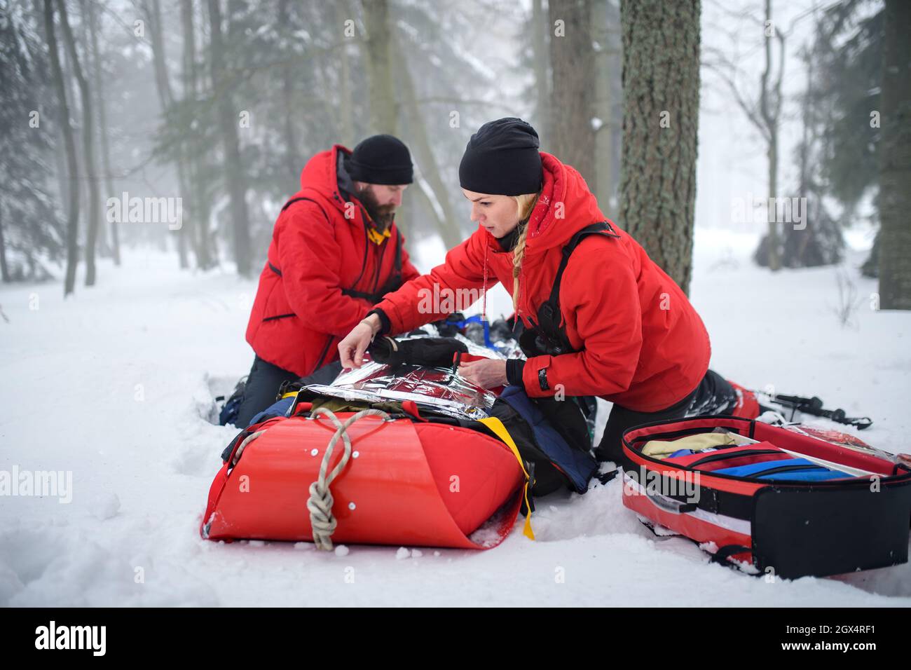 Paramedic stretcher hi-res stock photography and images - Alamy