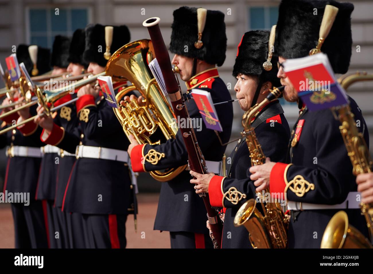 Soldiers from the Royal Canadian Artillery Band take part in the ...