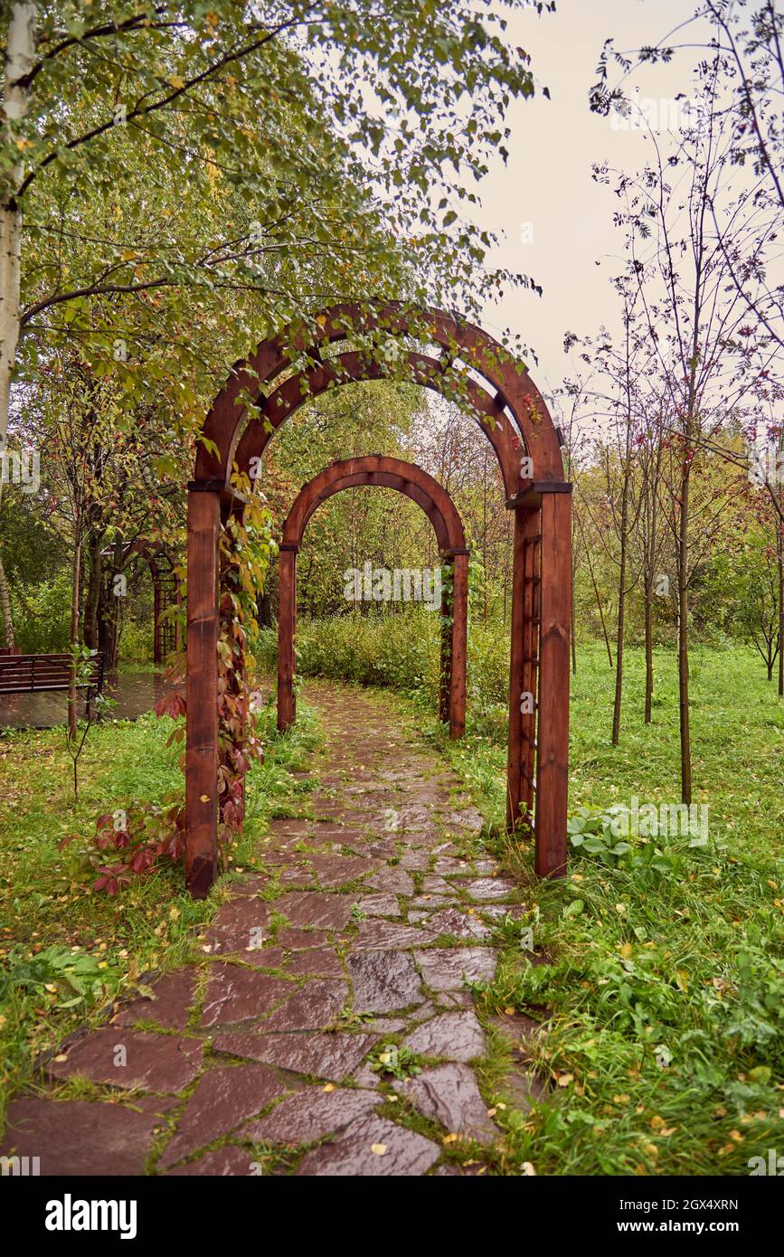 Wooden trellises hi-res stock photography and images - Alamy