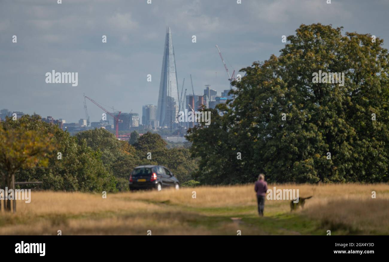 Richmond Park, London, UK. 4 October 2021. People enjoy the open space ...