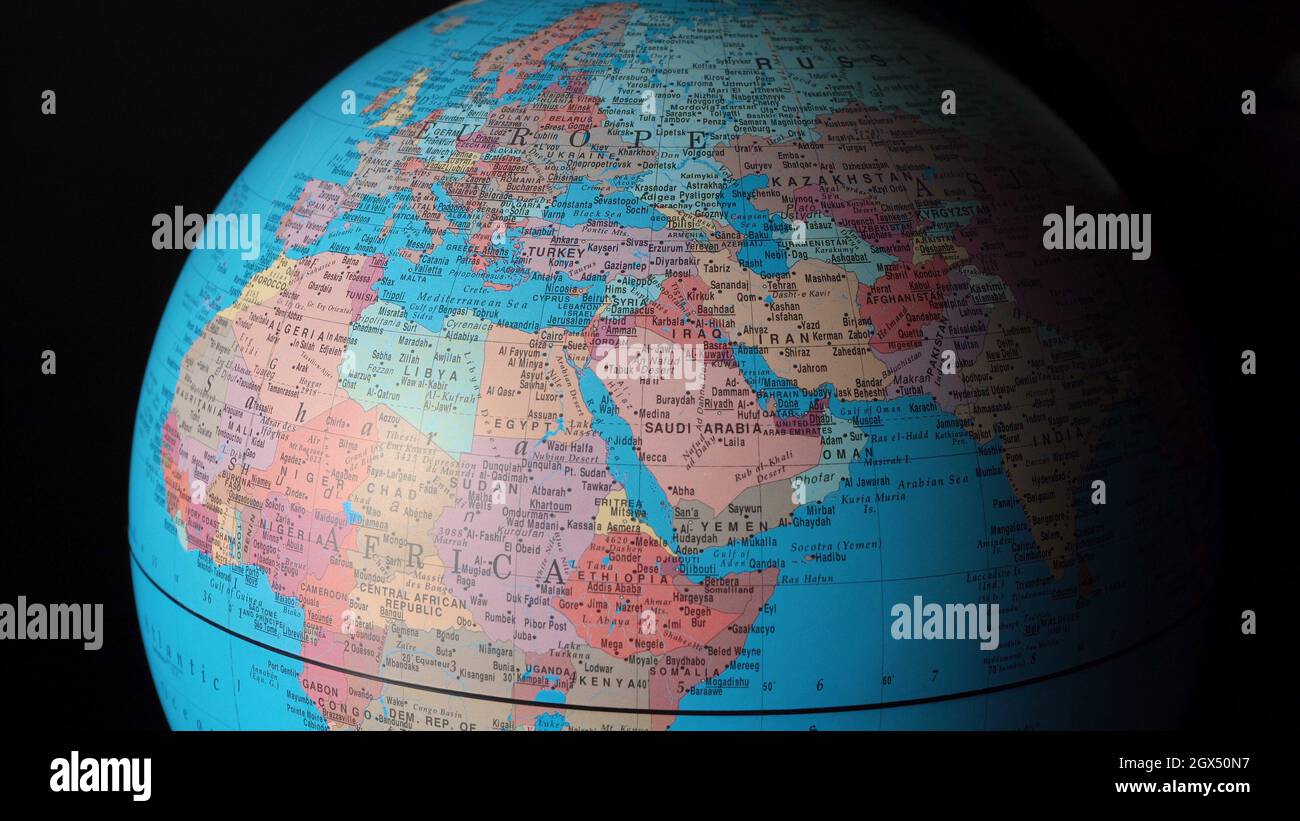 Global political map hi-res stock photography and images - Alamy