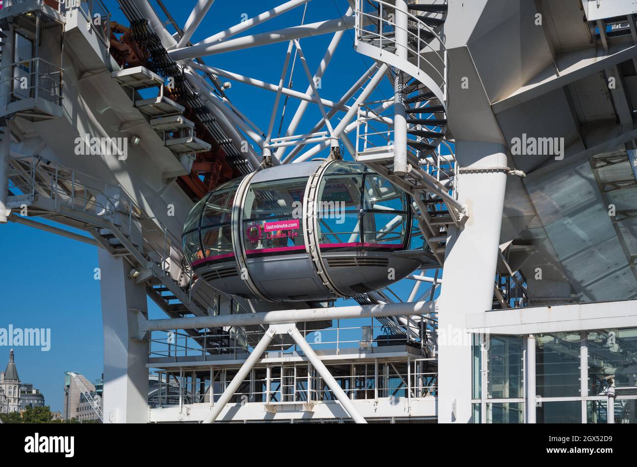 Observation pod on the London Eye, aka Millennium Wheel. A cantilevered ...