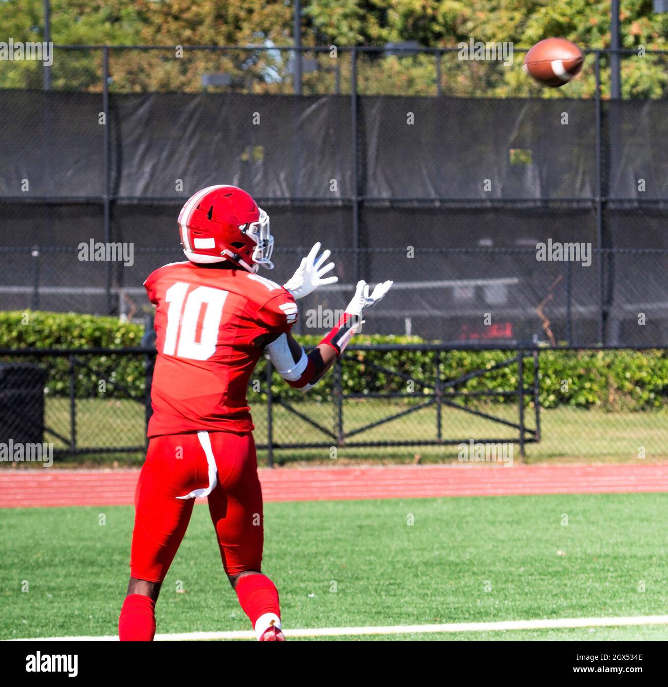 Football wide receiver hi-res stock photography and images - Alamy