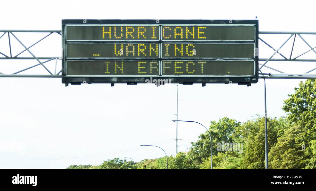 Hurricane warning sign hi-res stock photography and images - Alamy