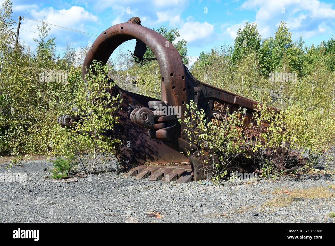 Drag line bucket Stock Photo - Alamy