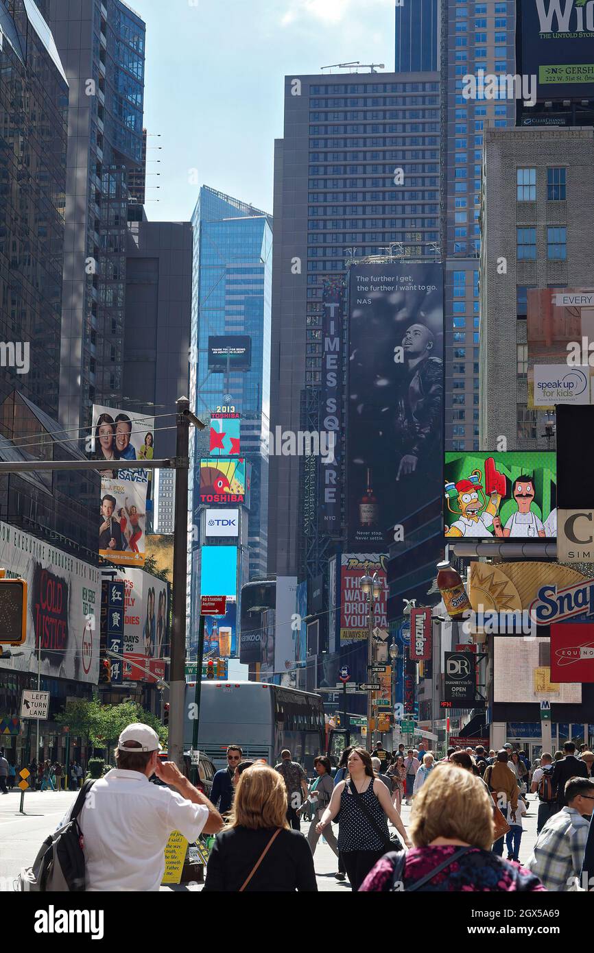 Times square tourists street hi-res stock photography and images - Alamy