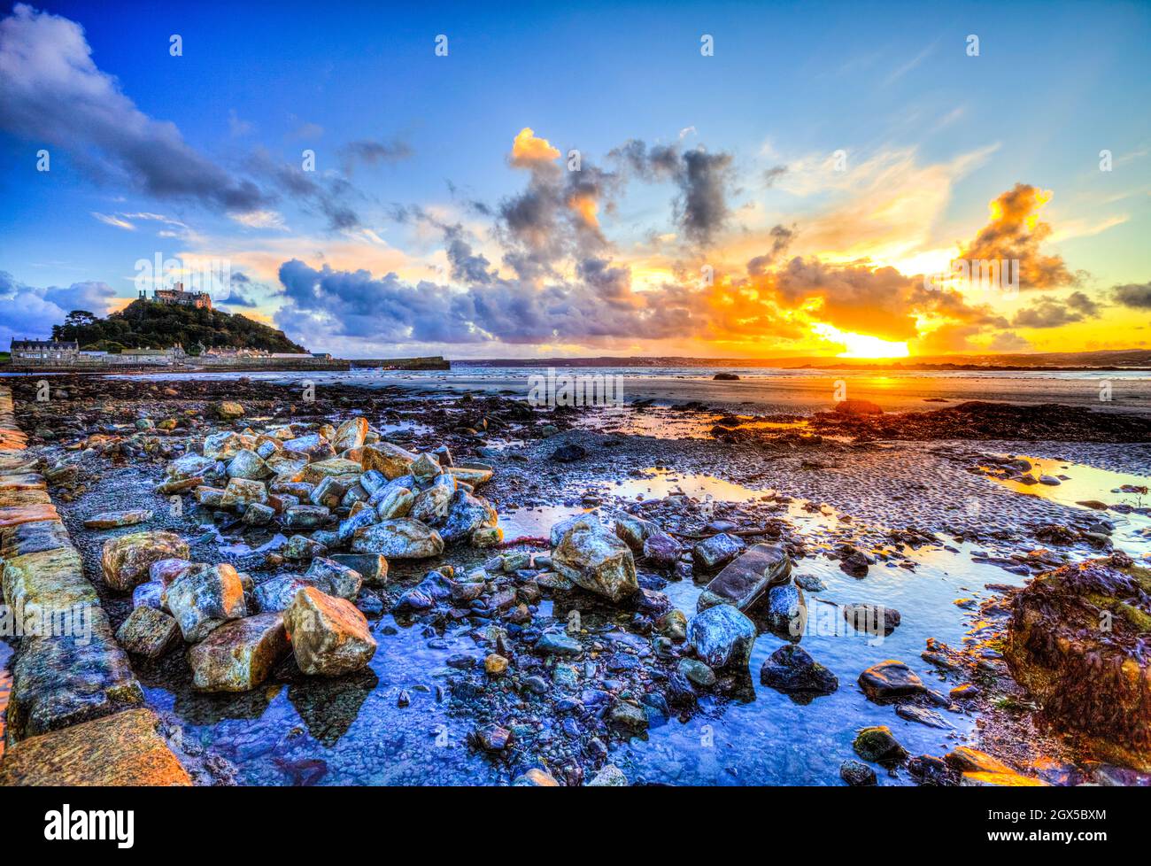 St michael's mount cornwall hi-res stock photography and images - Alamy
