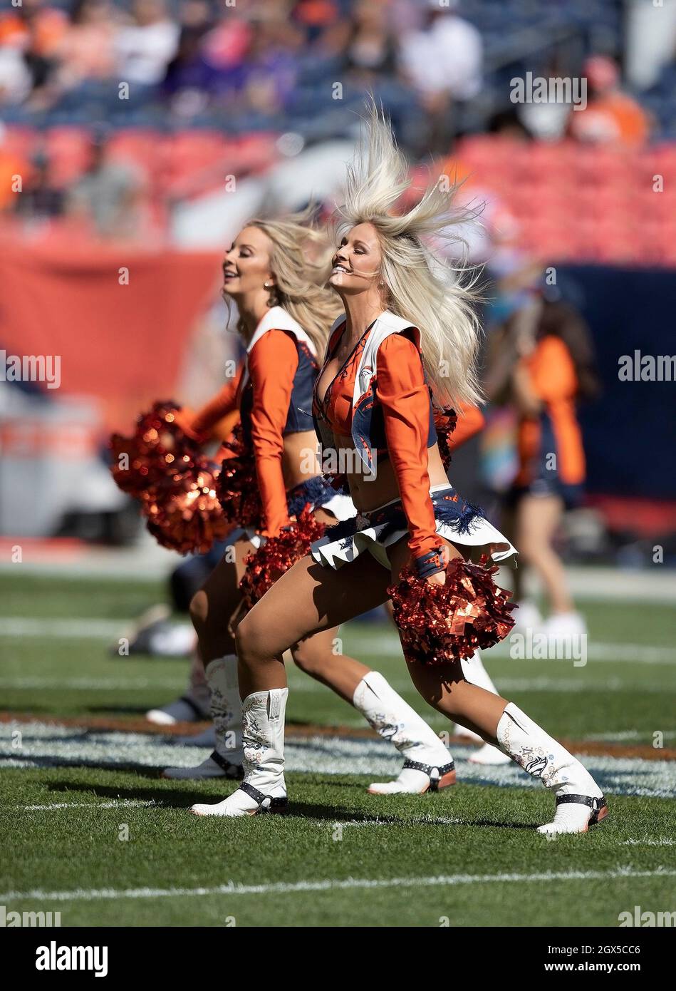 Denver, Colorado, USA. 3rd Oct, 2021. The Broncos Cheerleaders perform ...