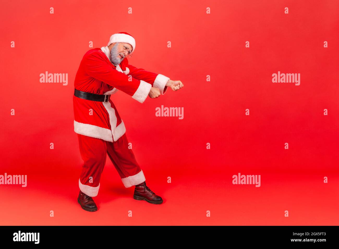 Male hand pulling rope hi-res stock photography and images - Alamy