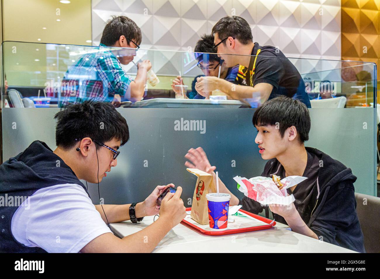 Chinese people at kfc hi-res stock photography and images - Alamy