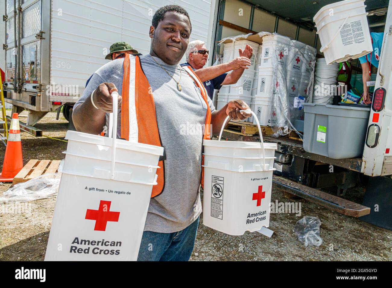 Emergency response recovery assistance distribution site red cross hi ...