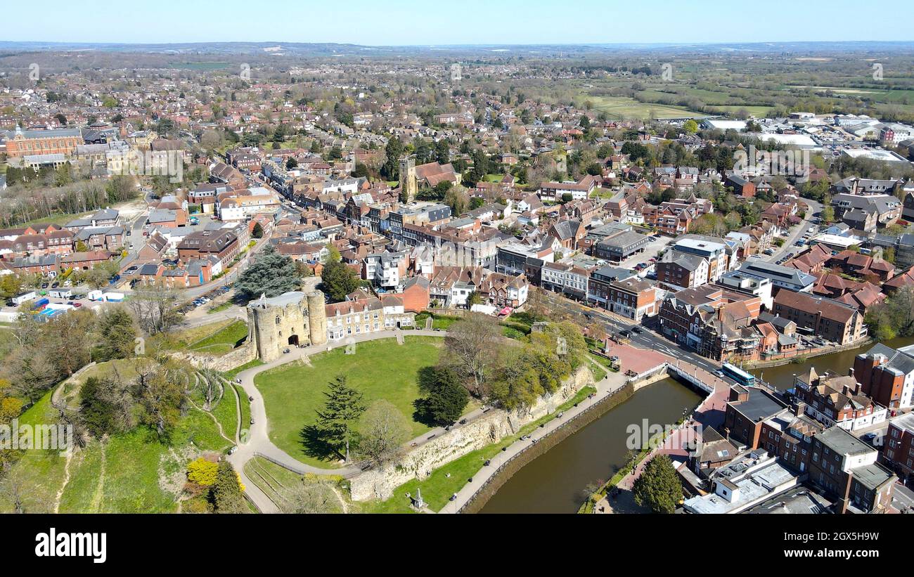 Tonbridge bridge castle kent hi-res stock photography and images - Alamy
