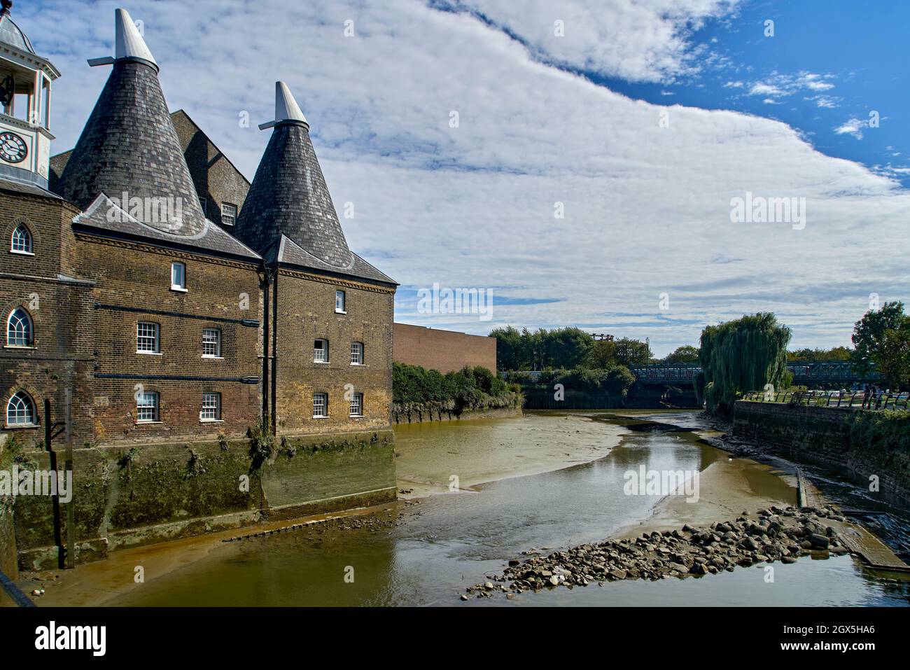 Three mills bow old hi-res stock photography and images - Alamy