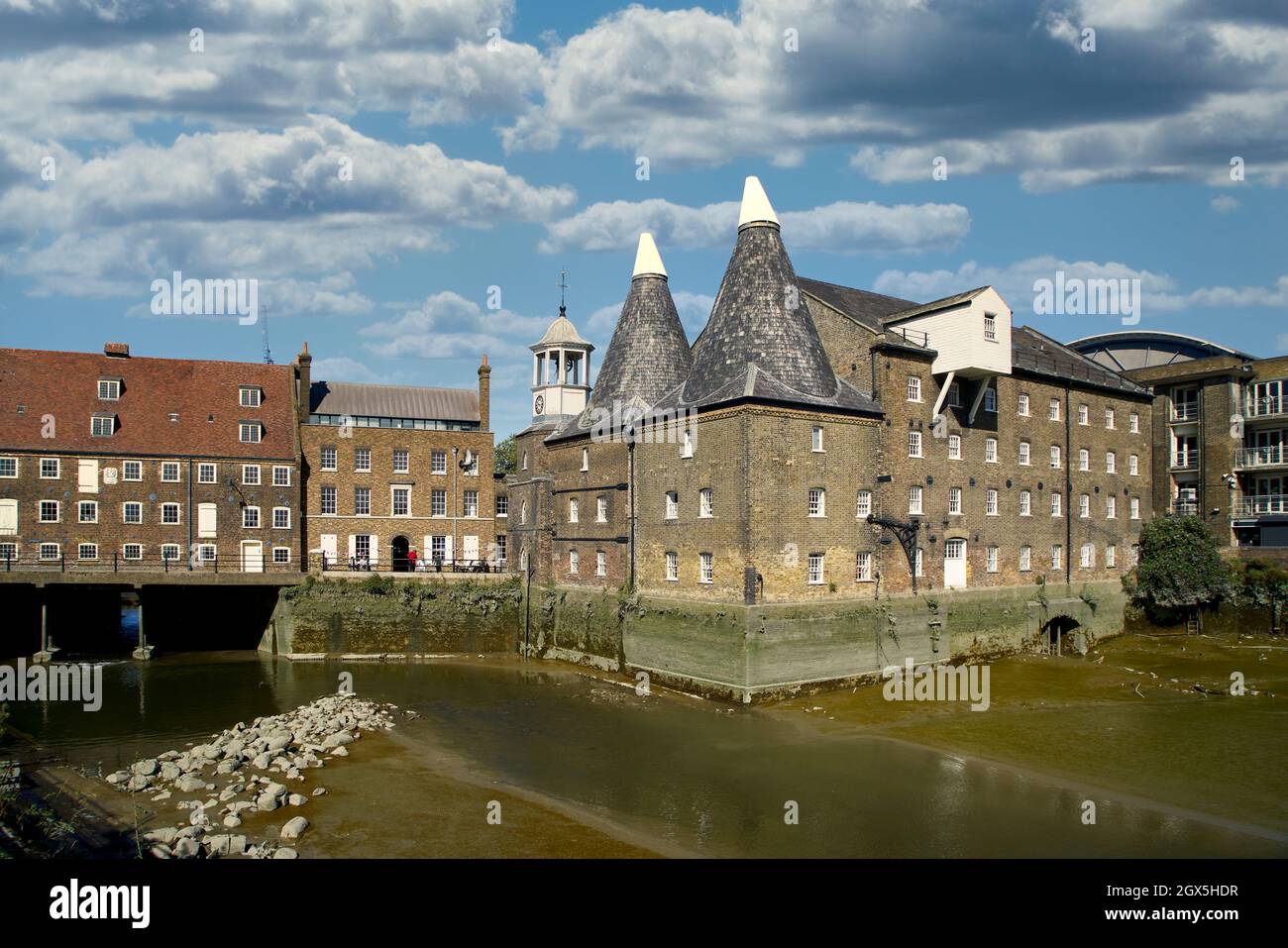 Three mills bow old hi-res stock photography and images - Alamy