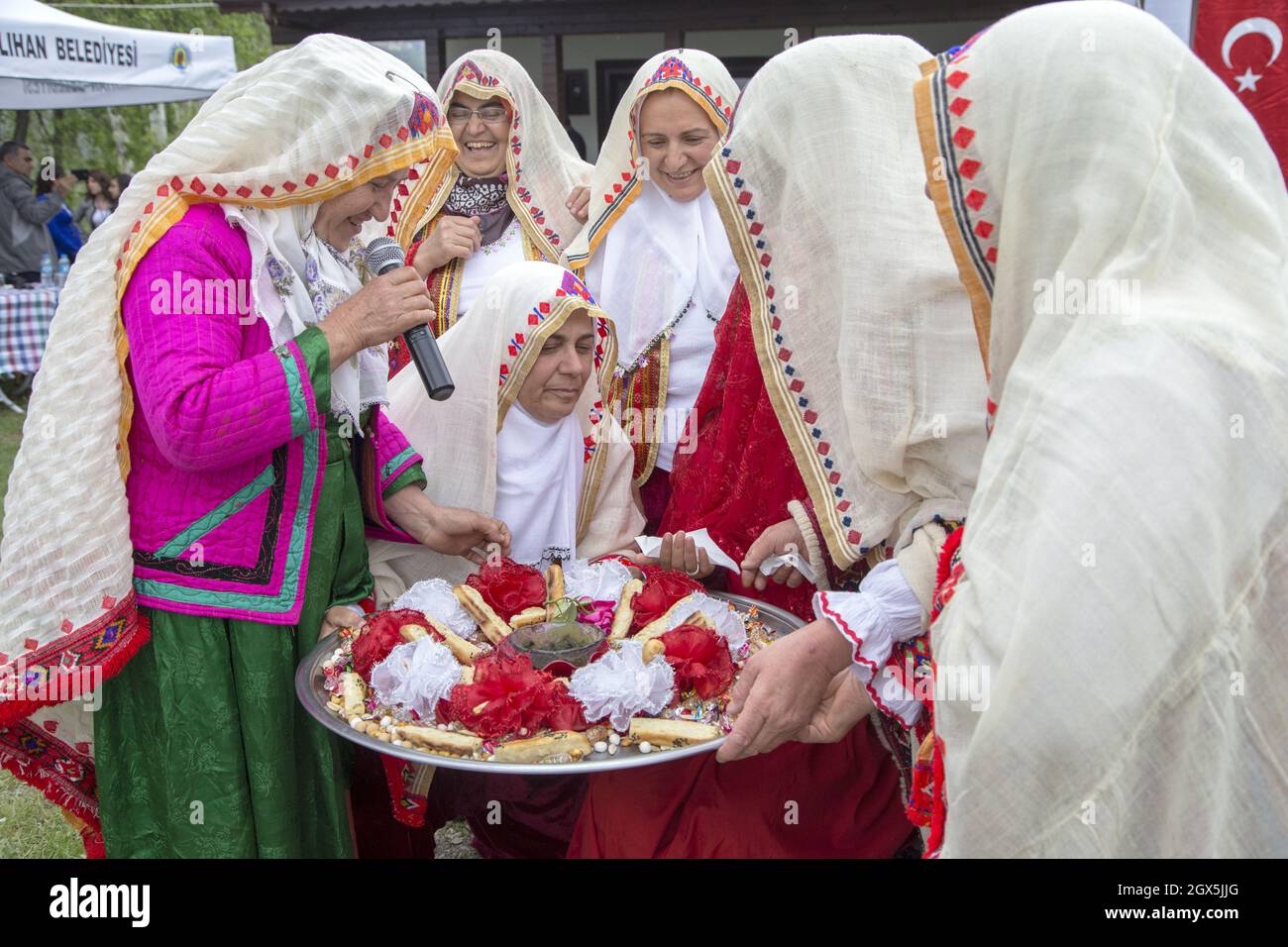 Muslim wedding ceremony hi-res stock photography and images - Alamy