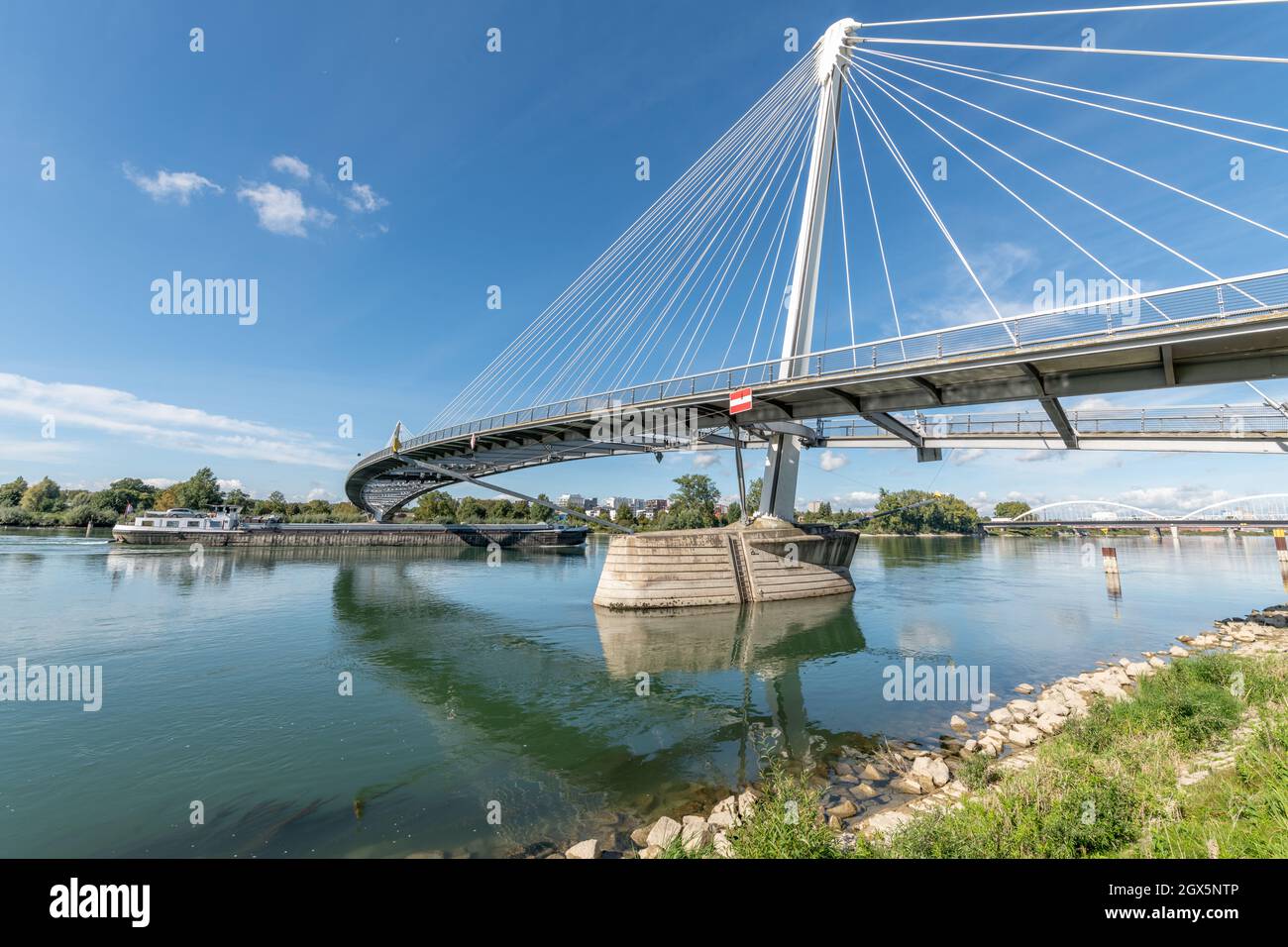 Deux Rives footbridge for pedestrians and cyclists between France and ...