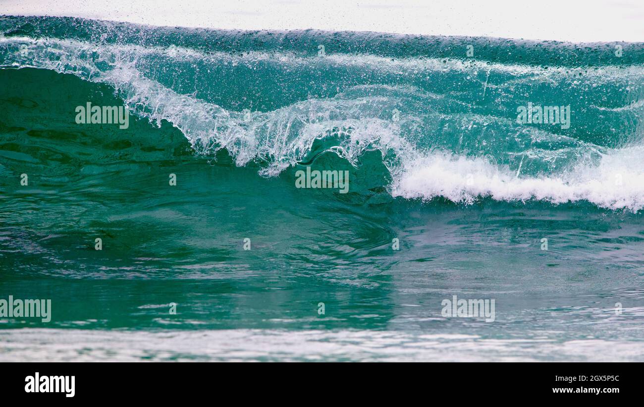 Glass wave hi-res stock photography and images - Alamy