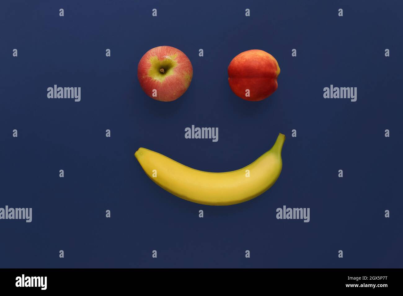 Smiley face made up with fruits hi-res stock photography and images - Alamy