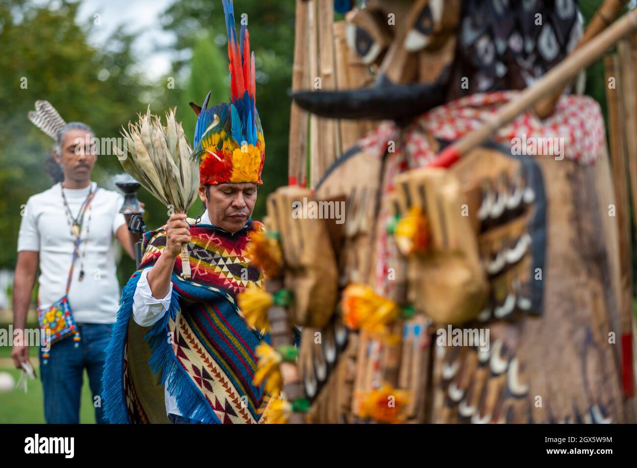 London, UK. 4 October 2021. (C) Kurikindi, a shaman from the Amazonian ...
