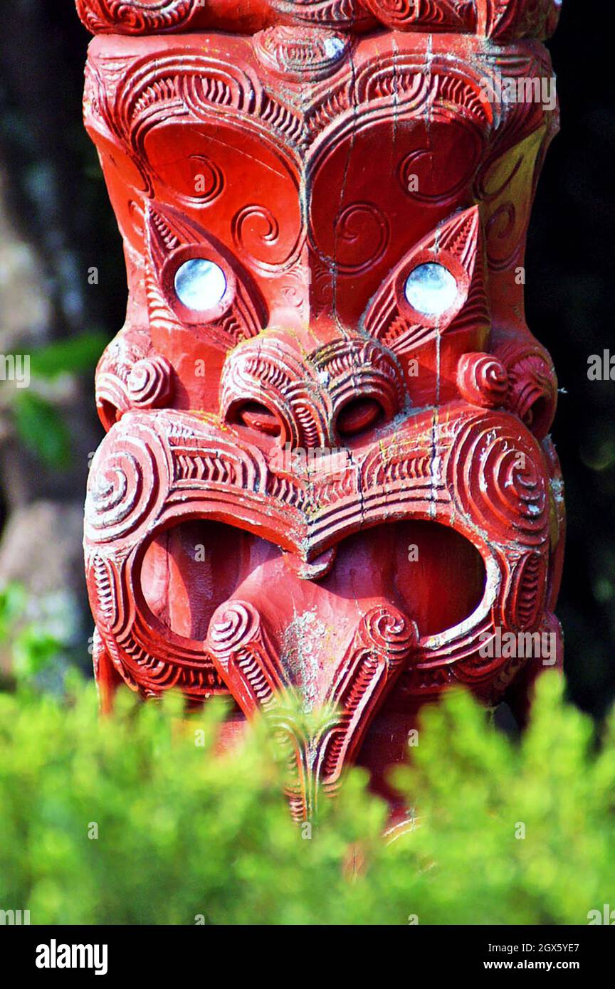 Maori traditional art storytelling hi-res stock photography and images ...