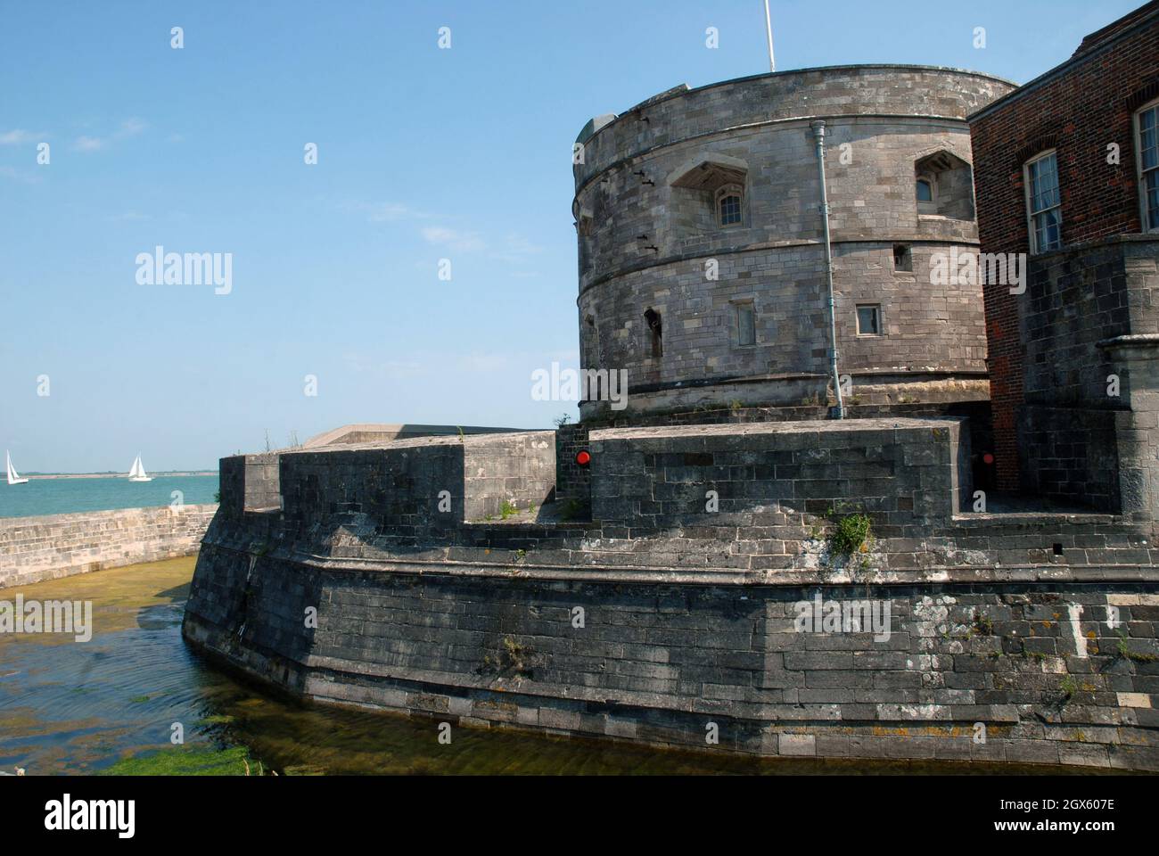 Calshot fortress castle hi-res stock photography and images - Alamy