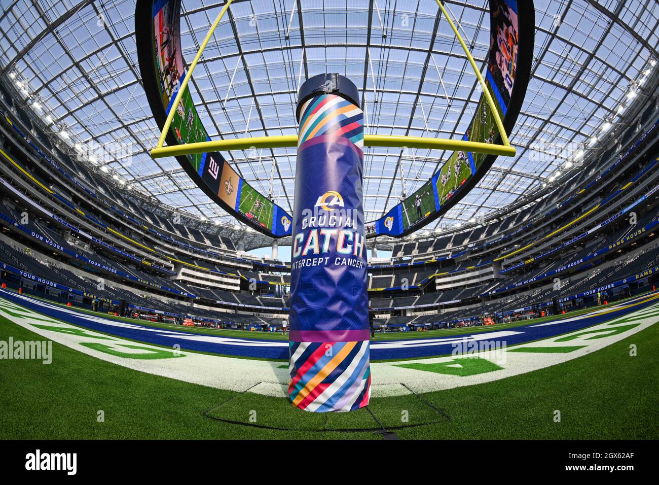 Crucial catch hi-res stock photography and images - Alamy