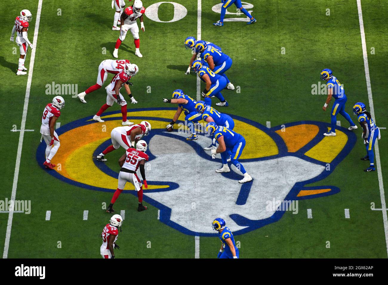 Line up in 3 hi-res stock photography and images - Alamy