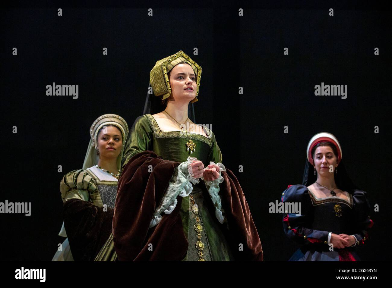 l-r: Aurora Dawson-Hunte (Elizabeth Seymour), Rosanna Adams (Anna ...