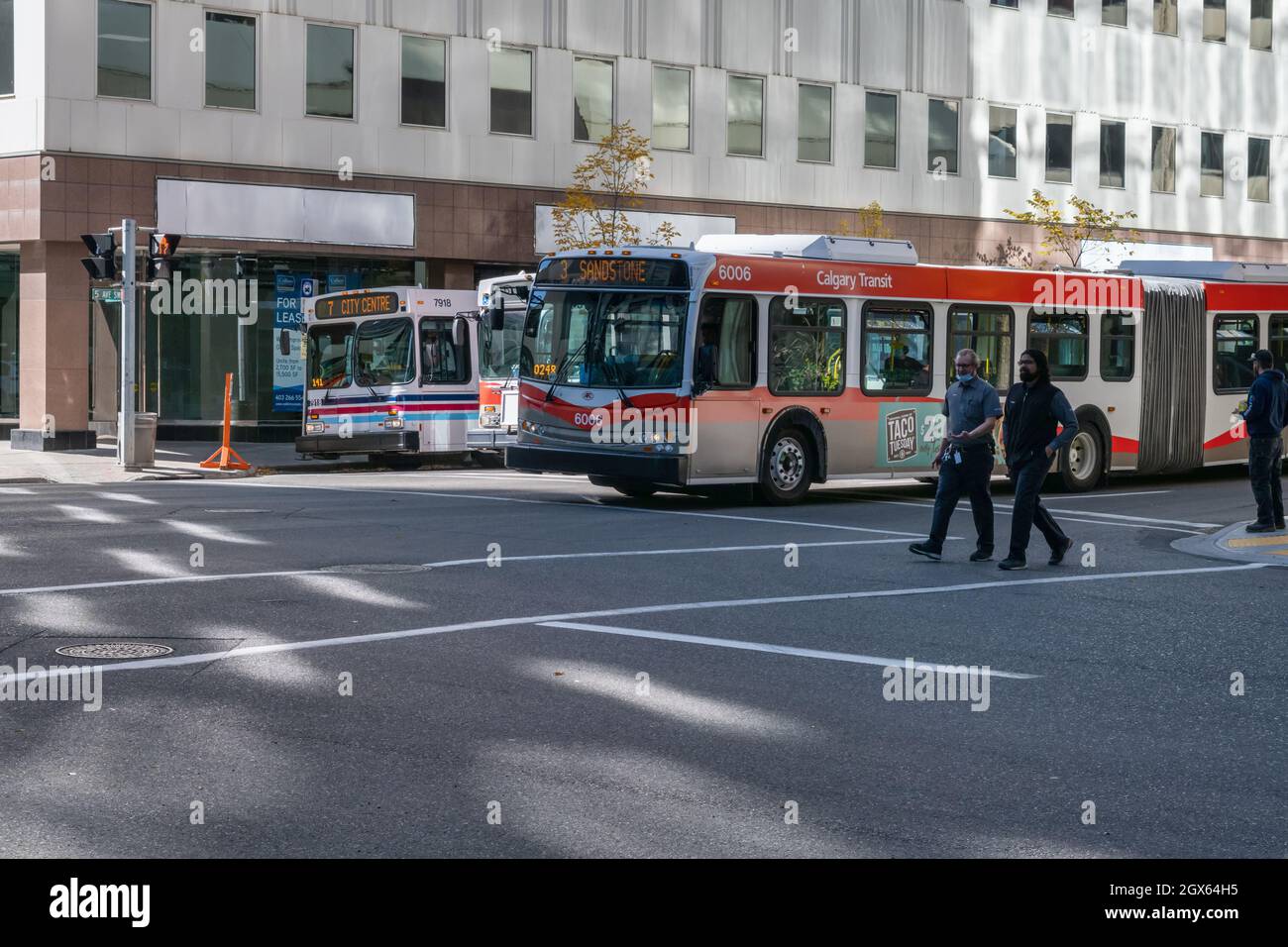 Calgary buses hi-res stock photography and images - Alamy