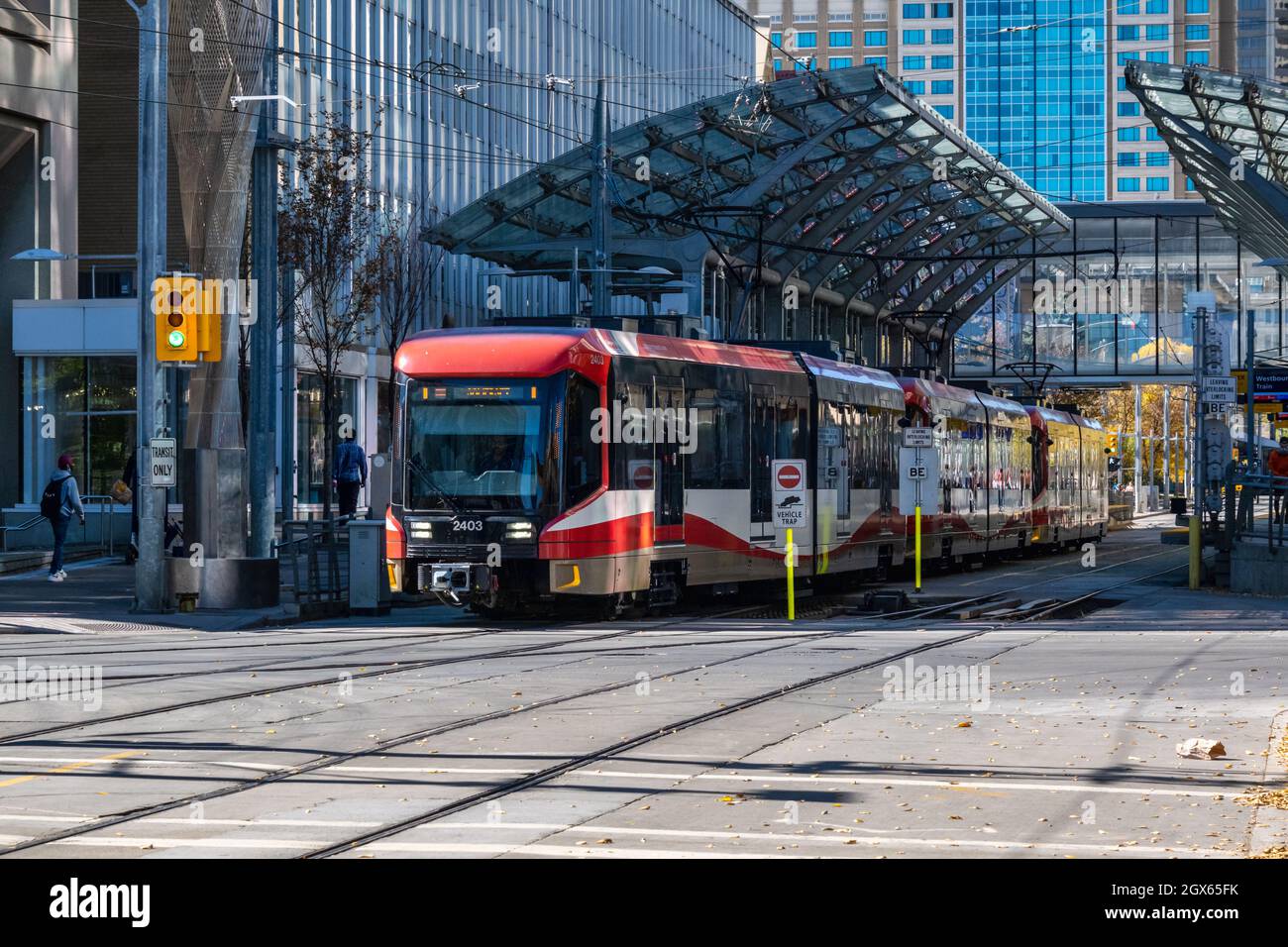 Calgary lrt train hi-res stock photography and images - Alamy