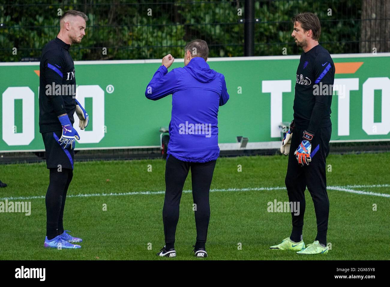 ZEIST, NETHERLANDS - OCTOBER 4: Mark Flekken of the Netherlands and Tim ...