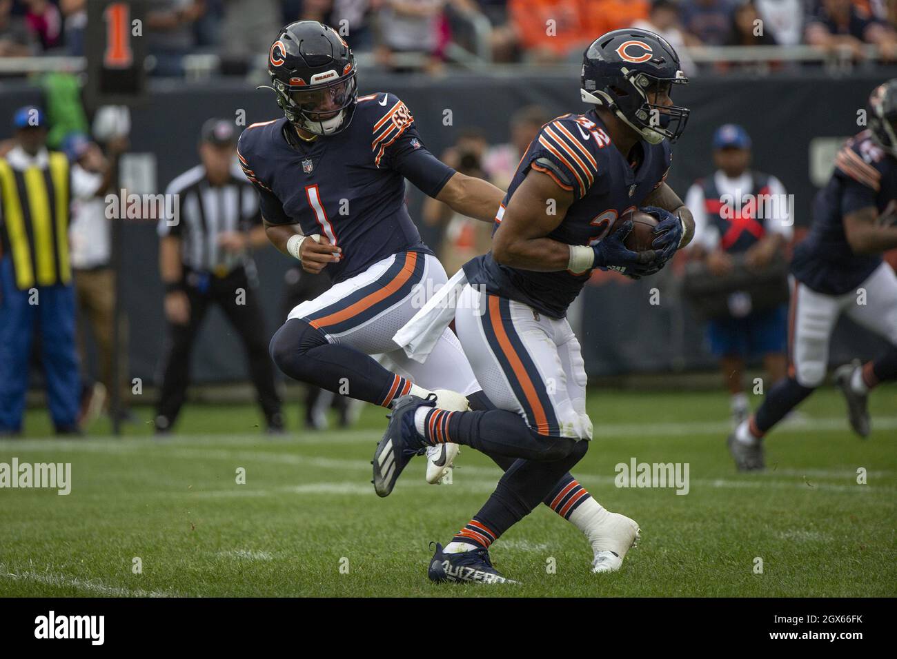 Justin fields hi-res stock photography and images - Alamy