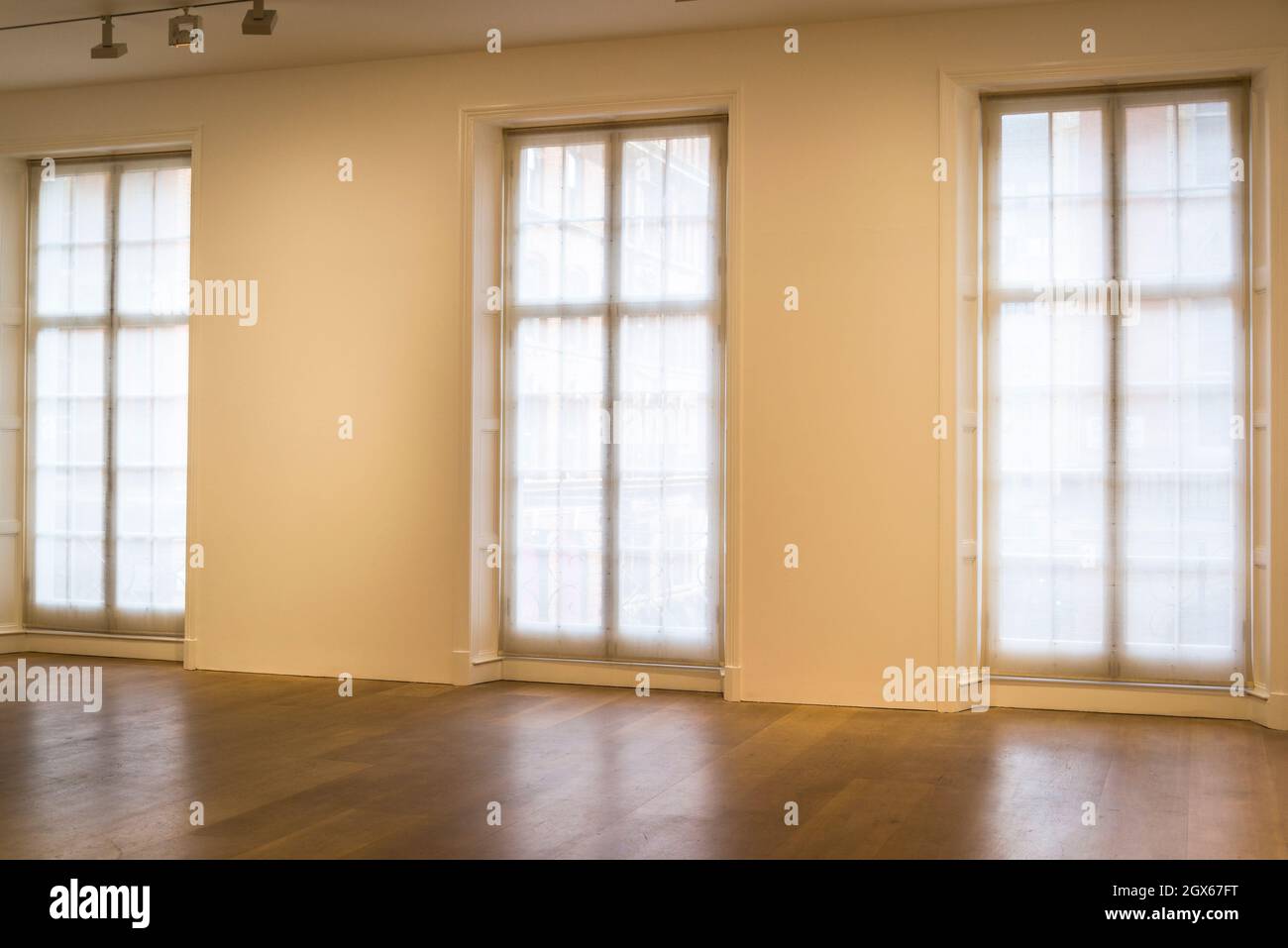 Georgian windows hi-res stock photography and images - Alamy