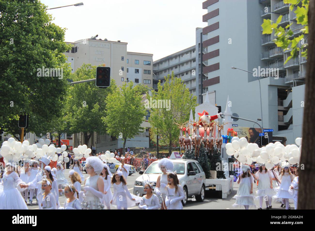 Christmas parade in Auckland. New Zealand. 20 Nov. 2011 Stock Photo - Alamy