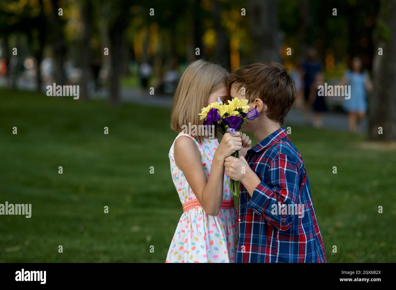 First love boy and girl hi-res stock photography and images - Alamy
