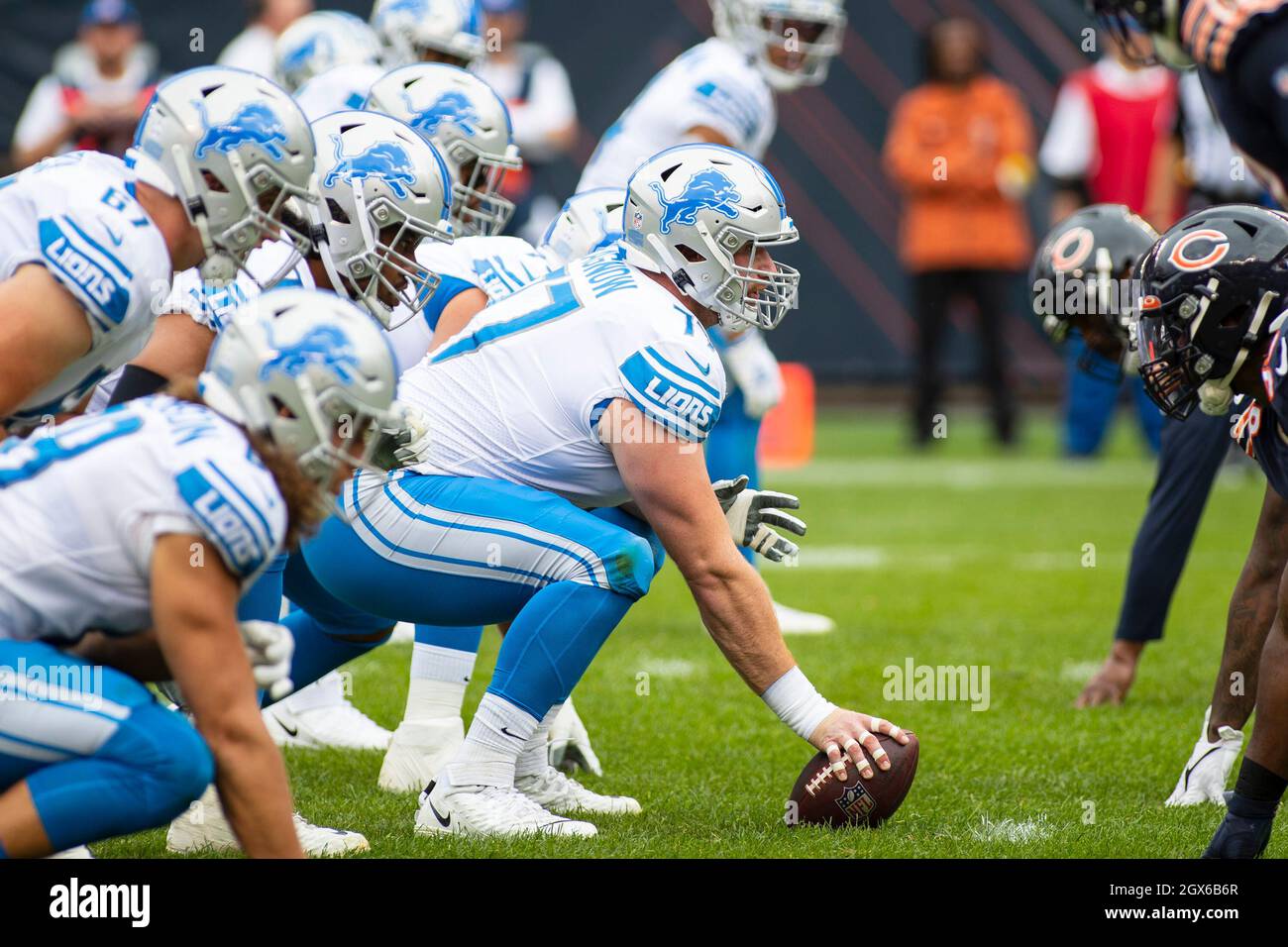 Chicago, Illinois, USA. 03rd Oct, 2021. - Lions #77 Frank Ragnow snaps ...